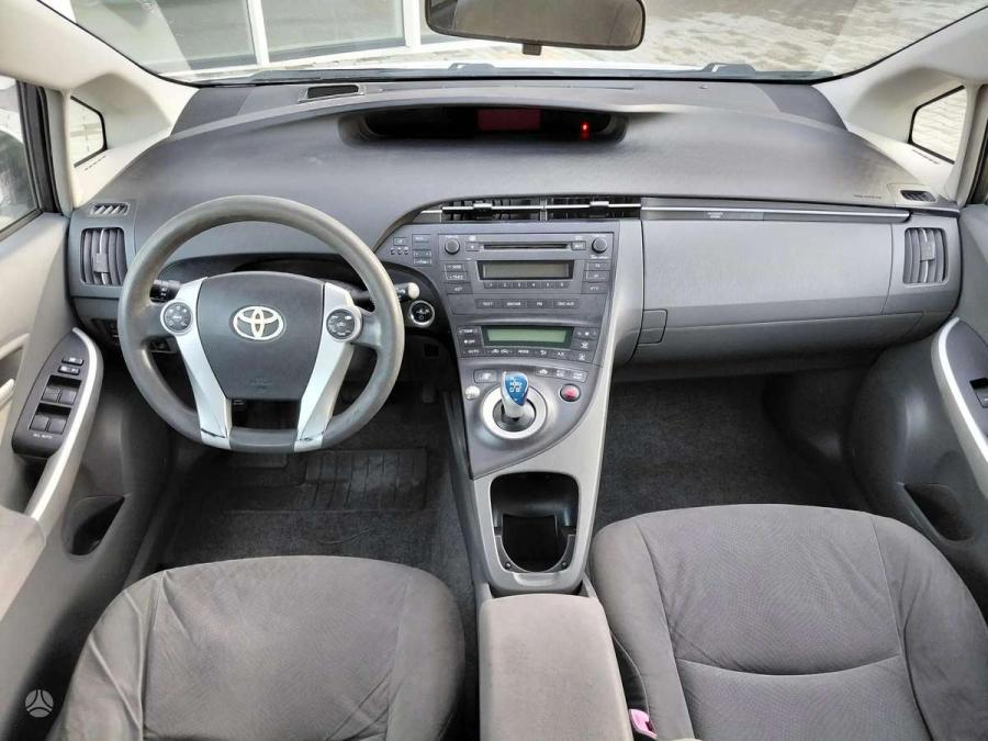 Balts Toyota Prius 2011 Viļņa, ar dzinēja tilpumu 1.80 L un nobraukumu 386 tūkst. km par 4900 €, foto 12 vietnē AUTOMOTO.COM.LV