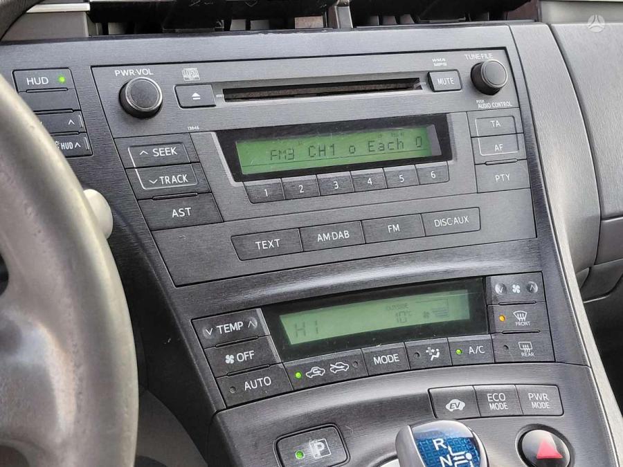 Balts Toyota Prius 2011 Viļņa, ar dzinēja tilpumu 1.80 L un nobraukumu 386 tūkst. km par 4900 €, foto 16 vietnē AUTOMOTO.COM.LV