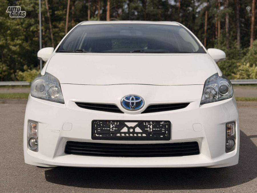 Balts Toyota Prius 2011 Viļņa, ar dzinēja tilpumu 1.80 L un nobraukumu 335 tūkst. km par 3950 €, foto 3 vietnē AUTOMOTO.COM.LV
