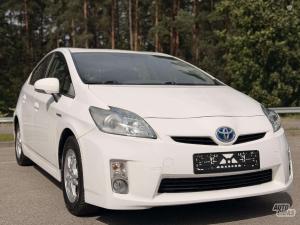 Balts Toyota Prius 2011 Viļņa, ar dzinēja tilpumu 1.80 L un nobraukumu 335 tūkst. km par 3950 €, foto 4 vietnē AUTOMOTO.COM.LV