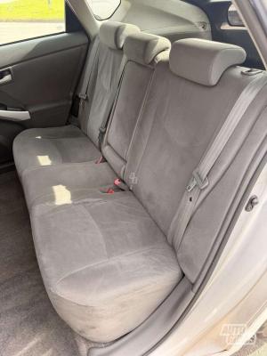 Balts Toyota Prius 2011 Viļņa, ar dzinēja tilpumu 1.80 L un nobraukumu 335 tūkst. km par 3950 €, foto 13 vietnē AUTOMOTO.COM.LV