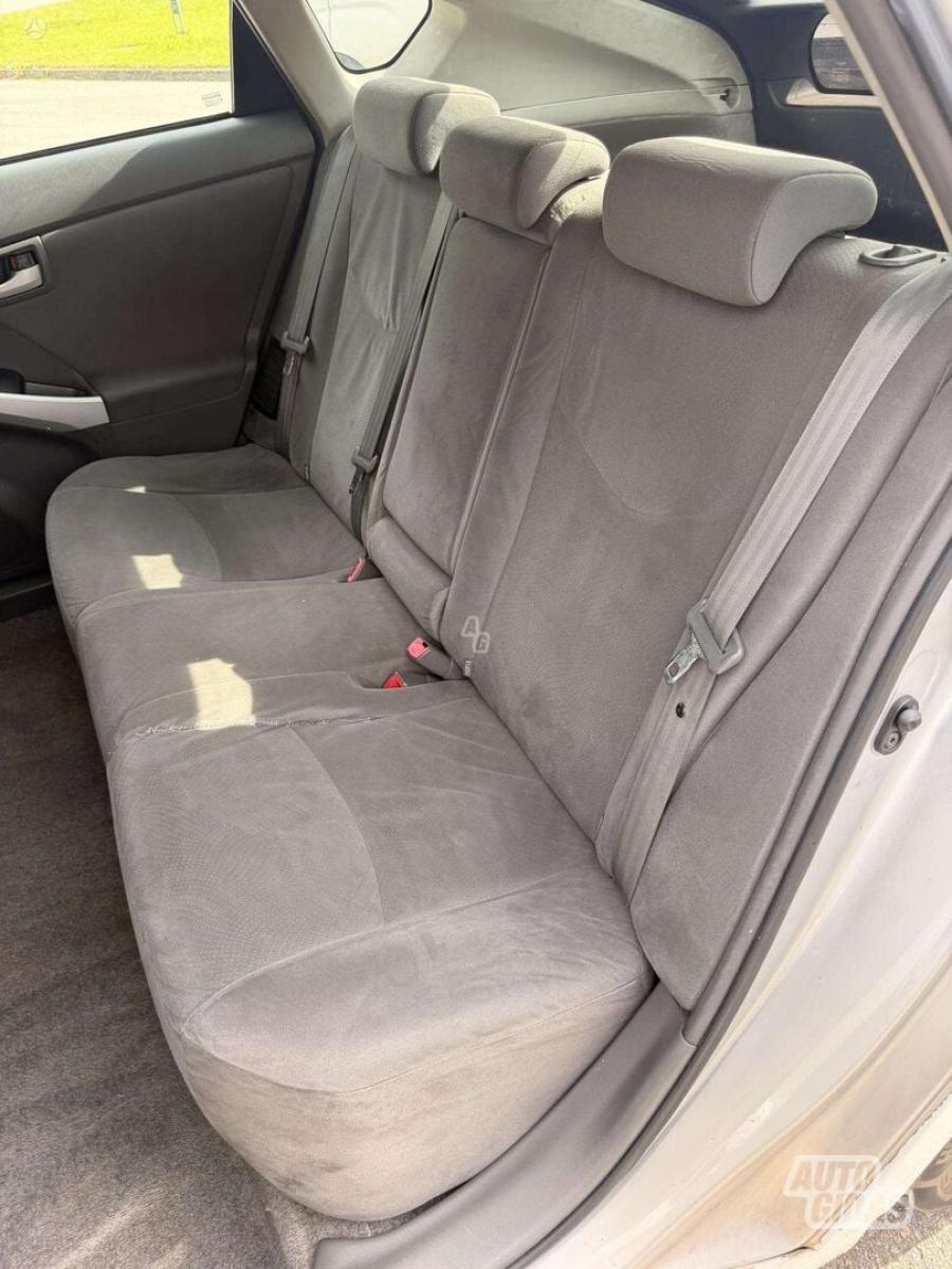 Balts Toyota Prius 2011 Viļņa, ar dzinēja tilpumu 1.80 L un nobraukumu 335 tūkst. km par 3950 €, foto 13 vietnē AUTOMOTO.COM.LV