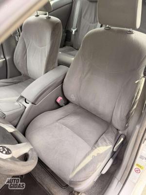 Balts Toyota Prius 2011 Viļņa, ar dzinēja tilpumu 1.80 L un nobraukumu 335 tūkst. km par 3950 €, foto 15 vietnē AUTOMOTO.COM.LV