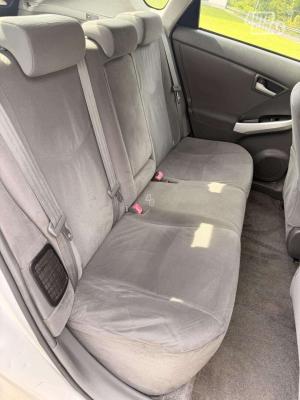 Balts Toyota Prius 2011 Viļņa, ar dzinēja tilpumu 1.80 L un nobraukumu 335 tūkst. km par 3950 €, foto 17 vietnē AUTOMOTO.COM.LV