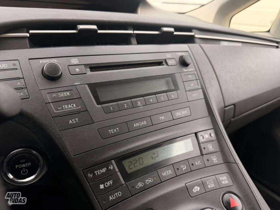 Balts Toyota Prius 2011 Viļņa, ar dzinēja tilpumu 1.80 L un nobraukumu 335 tūkst. km par 3950 €, foto 23 vietnē AUTOMOTO.COM.LV