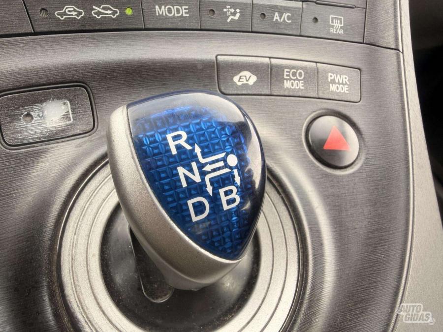 Balts Toyota Prius 2011 Viļņa, ar dzinēja tilpumu 1.80 L un nobraukumu 335 tūkst. km par 3950 €, foto 27 vietnē AUTOMOTO.COM.LV