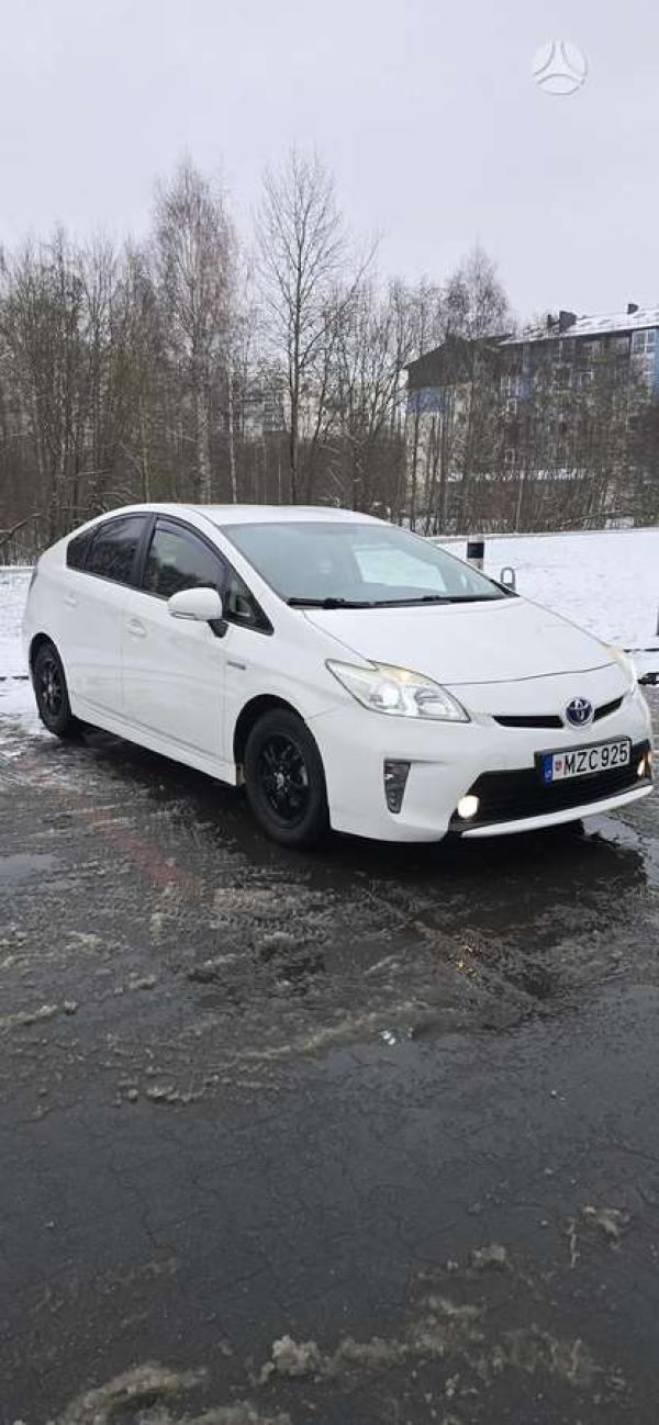 Balts Toyota Prius 2012 Viļņa, ar dzinēja tilpumu 1.80 L un nobraukumu 280 tūkst. km par 6100 €, foto 2 vietnē AUTOMOTO.COM.LV