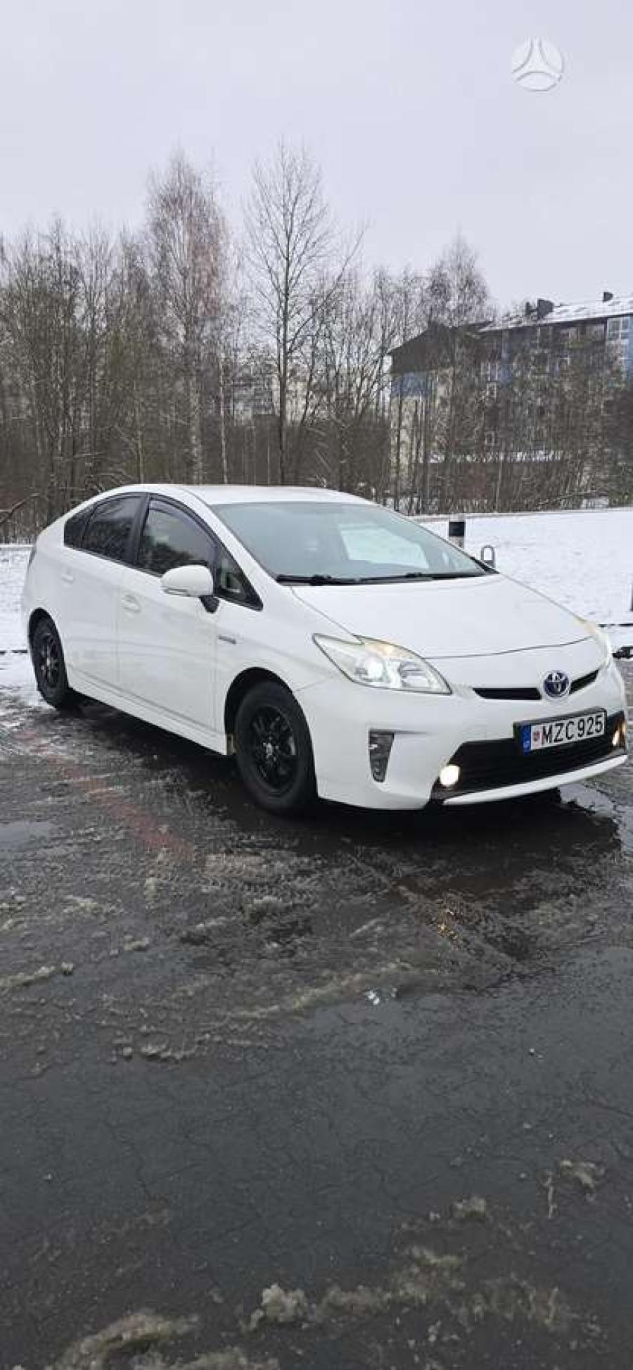 Balts Toyota Prius 2012 Viļņa, ar dzinēja tilpumu 1.80 L un nobraukumu 280 tūkst. km par 6100 €, foto 2 vietnē AUTOMOTO.COM.LV