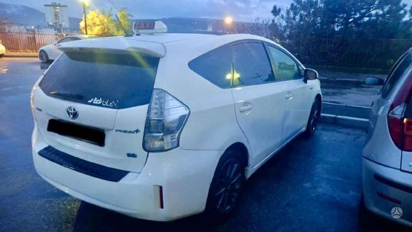 Balts Toyota Prius 2012 Kalvarija, ar dzinēja tilpumu 1.80 L un nobraukumu 520 tūkst. km par 4650 €, foto 4 vietnē AUTOMOTO.COM.LV