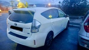 White Toyota Prius 2012 in Kalvarija, with an engine capacity of 1.80 L and mileage of 520 thousand km for 4650 €, photo 4 on AUTOMOTO.COM.LV