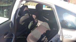 Balts Toyota Prius 2012 Rīga, ar dzinēja tilpumu 1.80 L un nobraukumu 350 tūkst. km par 5000 €, foto 5 vietnē AUTOMOTO.COM.LV