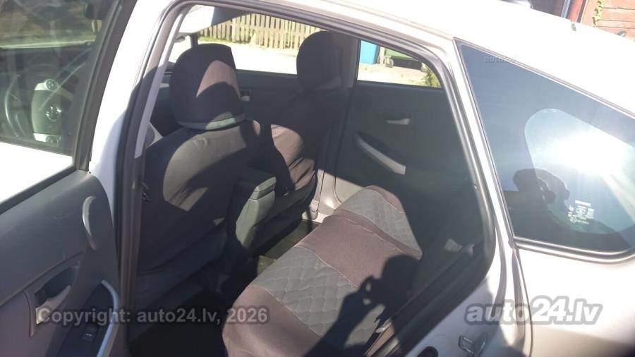 Balts Toyota Prius 2012 Rīga, ar dzinēja tilpumu 1.80 L un nobraukumu 350 tūkst. km par 5000 €, foto 5 vietnē AUTOMOTO.COM.LV