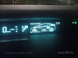 Balts Toyota Prius 2012 Rīga, ar dzinēja tilpumu 1.80 L un nobraukumu 350 tūkst. km par 5000 €, foto 9 vietnē AUTOMOTO.COM.LV