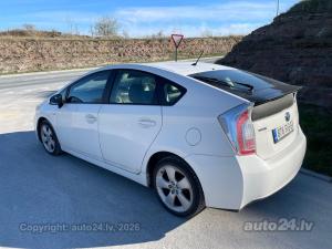 Balts Toyota Prius 2012 Tallina, ar dzinēja tilpumu 1.80 L un nobraukumu 450 tūkst. km par 5900 €, foto 6 vietnē AUTOMOTO.COM.LV