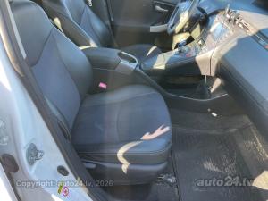 Balts Toyota Prius 2012 Tallina, ar dzinēja tilpumu 1.80 L un nobraukumu 450 tūkst. km par 5900 €, foto 12 vietnē AUTOMOTO.COM.LV