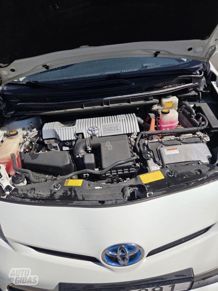 Balts Toyota Prius 2012 Kauņa, ar dzinēja tilpumu 1.80 L un nobraukumu 270 tūkst. km par 9000 €, foto 5 vietnē AUTOMOTO.COM.LV
