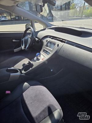 Balts Toyota Prius 2012 Kauņa, ar dzinēja tilpumu 1.80 L un nobraukumu 270 tūkst. km par 9000 €, foto 6 vietnē AUTOMOTO.COM.LV