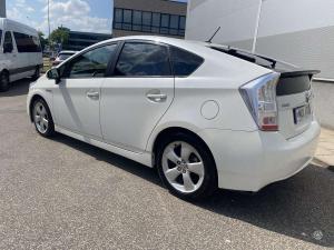 White Toyota Prius 2012 in Vilnius, with an engine capacity of 1.80 L and mileage of 380 thousand km for 5950 €, photo 11 on AUTOMOTO.COM.LV