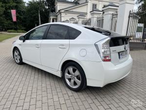 Белый Тойота Приус 2012 в Вильнюс, объемом двигателя 1.80 л и пробегом 380 тыс. км за 5800 €, фото 3 на AUTOMOTO.COM.LV
