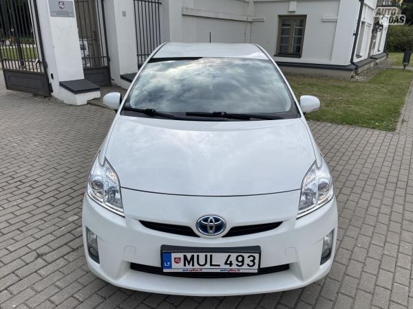 White Toyota Prius 2012 in Vilnius, with an engine capacity of 1.80 L and mileage of 380 thousand km for 5800 €, photo 7 on AUTOMOTO.COM.LV