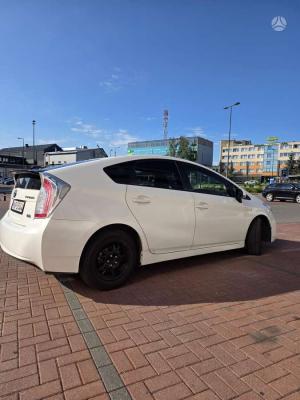 Balts Toyota Prius 2012 Viļņa, ar dzinēja tilpumu 1.80 L un nobraukumu 313 tūkst. km par 6000 €, foto 4 vietnē AUTOMOTO.COM.LV