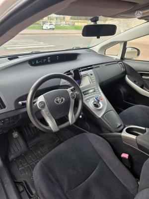 Balts Toyota Prius 2012 Viļņa, ar dzinēja tilpumu 1.80 L un nobraukumu 313 tūkst. km par 6000 €, foto 7 vietnē AUTOMOTO.COM.LV