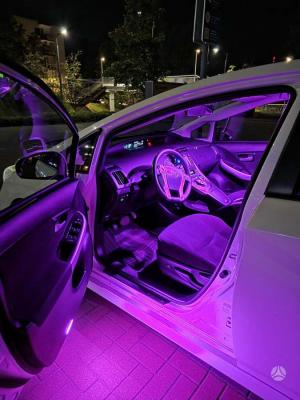 Balts Toyota Prius 2012 Viļņa, ar dzinēja tilpumu 1.80 L un nobraukumu 313 tūkst. km par 6000 €, foto 9 vietnē AUTOMOTO.COM.LV