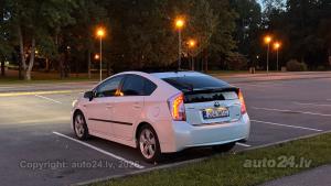 White Toyota Prius 2012 in Tallinn, with an engine capacity of 1.80 L and mileage of 296 thousand km for 10700 €, photo 3 on AUTOMOTO.COM.LV