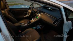 White Toyota Prius 2012 in Tallinn, with an engine capacity of 1.80 L and mileage of 296 thousand km for 10700 €, photo 7 on AUTOMOTO.COM.LV