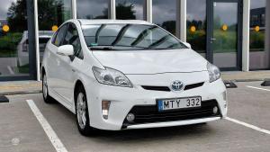 White Toyota Prius 2012 in Vilnius, with an engine capacity of 1.80 L and mileage of 105 thousand km for 9700 €, photo 3 on AUTOMOTO.COM.LV