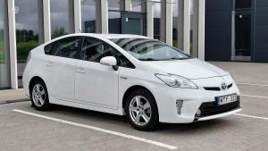 White Toyota Prius 2012 in Vilnius, with an engine capacity of 1.80 L and mileage of 105 thousand km for 9700 €, photo 8 on AUTOMOTO.COM.LV