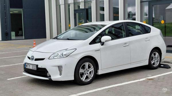 Balts Toyota Prius 2012 Viļņa, ar dzinēja tilpumu 1.80 L un nobraukumu 105 tūkst. km par 9700 €, foto 9 vietnē AUTOMOTO.COM.LV