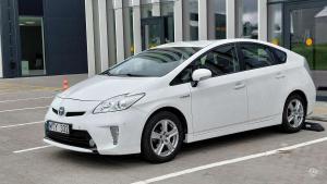 White Toyota Prius 2012 in Vilnius, with an engine capacity of 1.80 L and mileage of 105 thousand km for 9700 €, photo 9 on AUTOMOTO.COM.LV