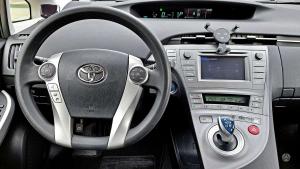 White Toyota Prius 2012 in Vilnius, with an engine capacity of 1.80 L and mileage of 105 thousand km for 9700 €, photo 16 on AUTOMOTO.COM.LV
