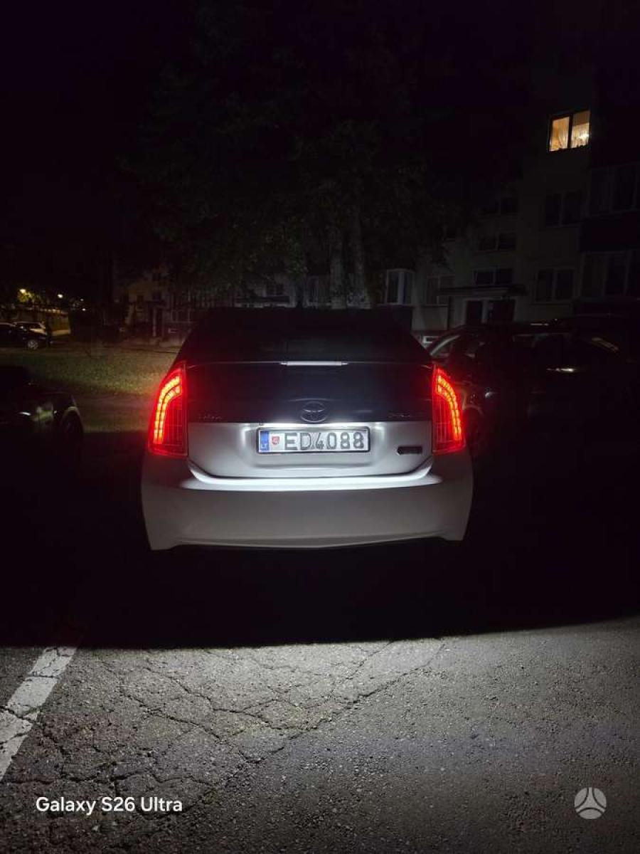 Белый Тойота Приус 2012 в Шяуляй, объемом двигателя 1.80 л и пробегом 320 тыс. км за 8700 €, фото 19 на AUTOMOTO.COM.LV
