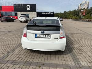 Белый Тойота Приус 2012 в Рига, объемом двигателя 1.80 л и пробегом 225 тыс. км за 8300 €, фото 4 на AUTOMOTO.COM.LV