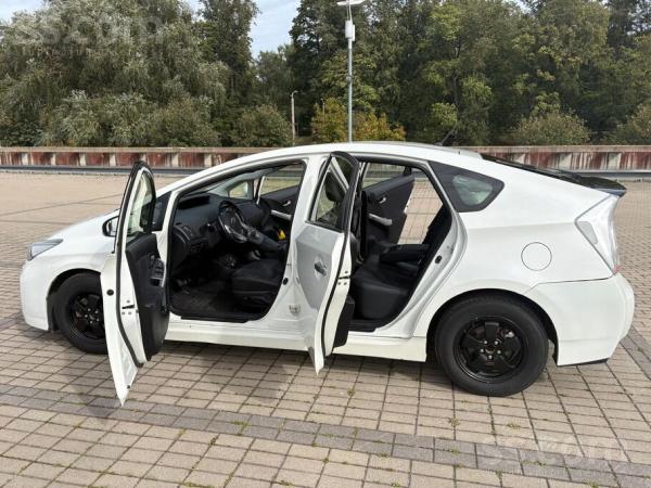 Balts Toyota Prius 2012 Rīga, ar dzinēja tilpumu 1.80 L un nobraukumu 225 tūkst. km par 8300 €, foto 6 vietnē AUTOMOTO.COM.LV