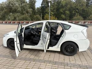 Белый Тойота Приус 2012 в Рига, объемом двигателя 1.80 л и пробегом 225 тыс. км за 8300 €, фото 6 на AUTOMOTO.COM.LV