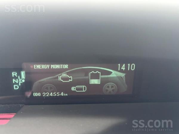 Balts Toyota Prius 2012 Rīga, ar dzinēja tilpumu 1.80 L un nobraukumu 225 tūkst. km par 8300 €, foto 11 vietnē AUTOMOTO.COM.LV