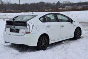 Balts Toyota Prius 2013 Viļņa, ar dzinēja tilpumu 1.80 L un nobraukumu 264 tūkst. km par 7950 €, foto 2 vietnē AUTOMOTO.COM.LV