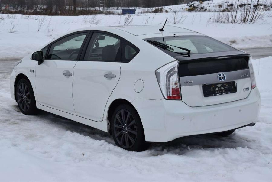 Balts Toyota Prius 2013 Viļņa, ar dzinēja tilpumu 1.80 L un nobraukumu 264 tūkst. km par 7950 €, foto 5 vietnē AUTOMOTO.COM.LV