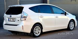 White Toyota Prius 2013 in Tallinn, with an engine capacity of 1.80 L and mileage of 152 thousand km for 11900 €, photo 4 on AUTOMOTO.COM.LV