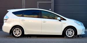 White Toyota Prius 2013 in Tallinn, with an engine capacity of 1.80 L and mileage of 152 thousand km for 11900 €, photo 6 on AUTOMOTO.COM.LV
