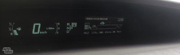 White Toyota Prius 2013 in Vilnius, with an engine capacity of 1.80 L and mileage of 247 thousand km for 7777 €, photo 7 on AUTOMOTO.COM.LV