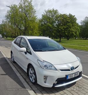 White Toyota Prius 2013 in Tallinn, with an engine capacity of 1.80 L and mileage of 169 thousand km for 9999 €, photo  on AUTOMOTO.COM.LV