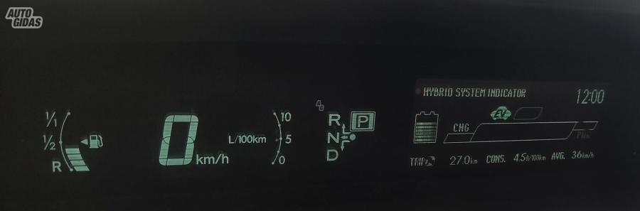 White Toyota Prius 2013 in Vilnius, with an engine capacity of 1.80 L and mileage of 247 thousand km for 7499 €, photo 5 on AUTOMOTO.COM.LV