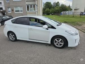 Balts Toyota Prius 2013 Viļņa, ar dzinēja tilpumu 1.80 L un nobraukumu 257 tūkst. km par 5500 €, foto 3 vietnē AUTOMOTO.COM.LV