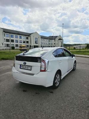 Balts Toyota Prius 2013 Viļņa, ar dzinēja tilpumu 1.80 L un nobraukumu 257 tūkst. km par 5500 €, foto 4 vietnē AUTOMOTO.COM.LV