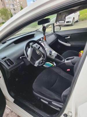 Balts Toyota Prius 2013 Viļņa, ar dzinēja tilpumu 1.80 L un nobraukumu 257 tūkst. km par 5500 €, foto 7 vietnē AUTOMOTO.COM.LV