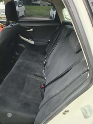 Balts Toyota Prius 2013 Viļņa, ar dzinēja tilpumu 1.80 L un nobraukumu 257 tūkst. km par 5500 €, foto 8 vietnē AUTOMOTO.COM.LV